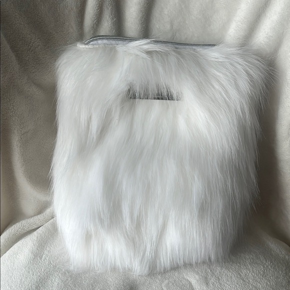 HUDA BEAUTY | Bags | Huda Beauty Icy Nude Exclusive Hand Bag White Fur ...